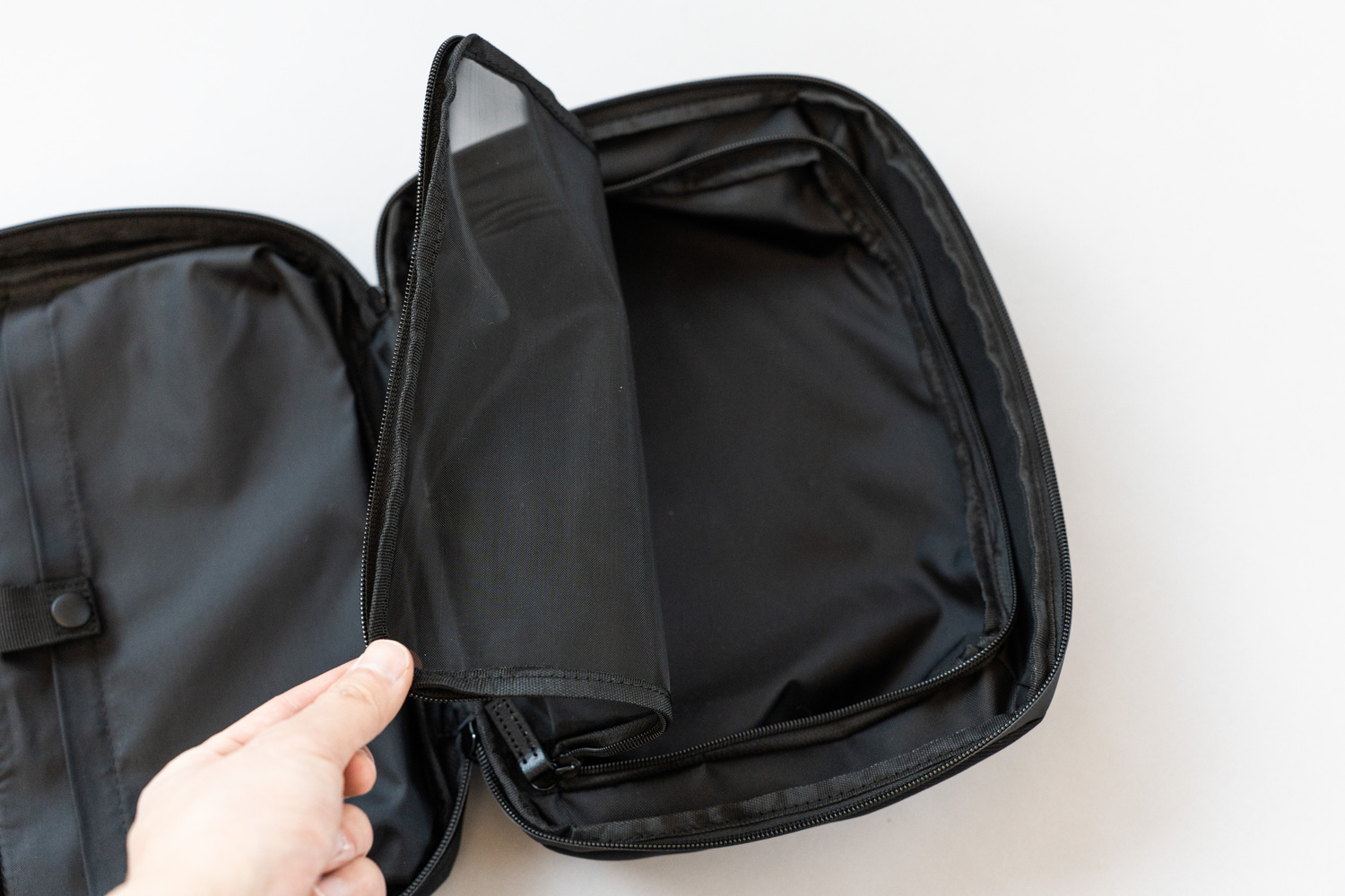 iPadユーザーのためのボディバッグ『HALF DAYPACK』 | drip（ドリップ） インフルエンサー/ブログマーケティングサービス「drip」